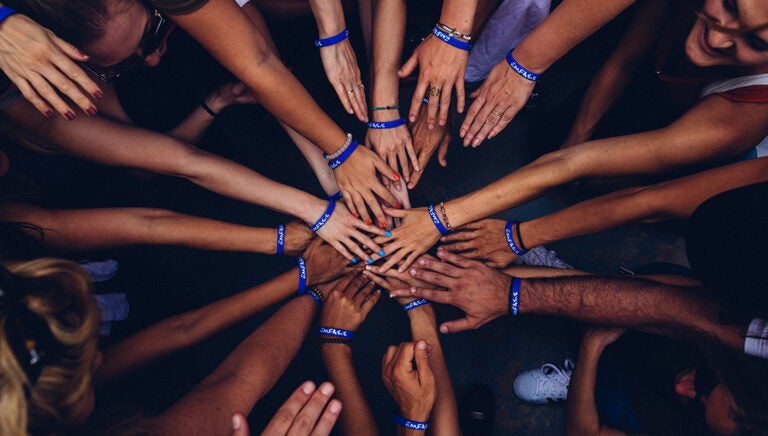 10 Fun Games For Team Building Achievers 10-fun-games-for-team-building-achievers