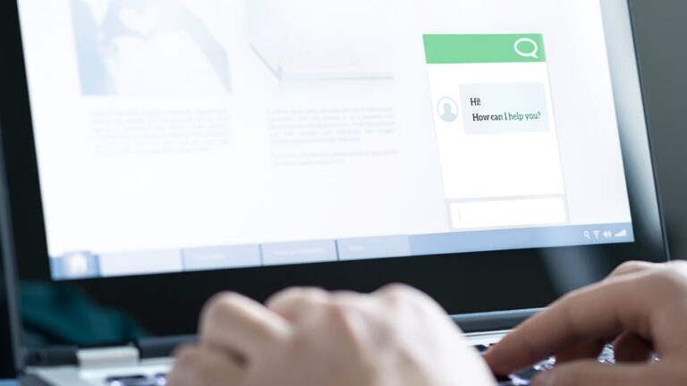 HR Chatbots: Using AI to Engage Employees - Achievers