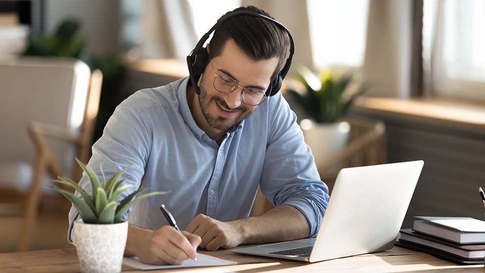 Upskilling: What it is and how it can help you and your company - Achievers